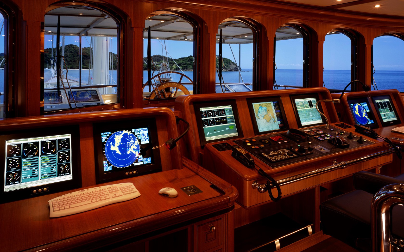 Yacht ATHENA, Royal Huisman | CHARTERWORLD Luxury Superyacht Charters